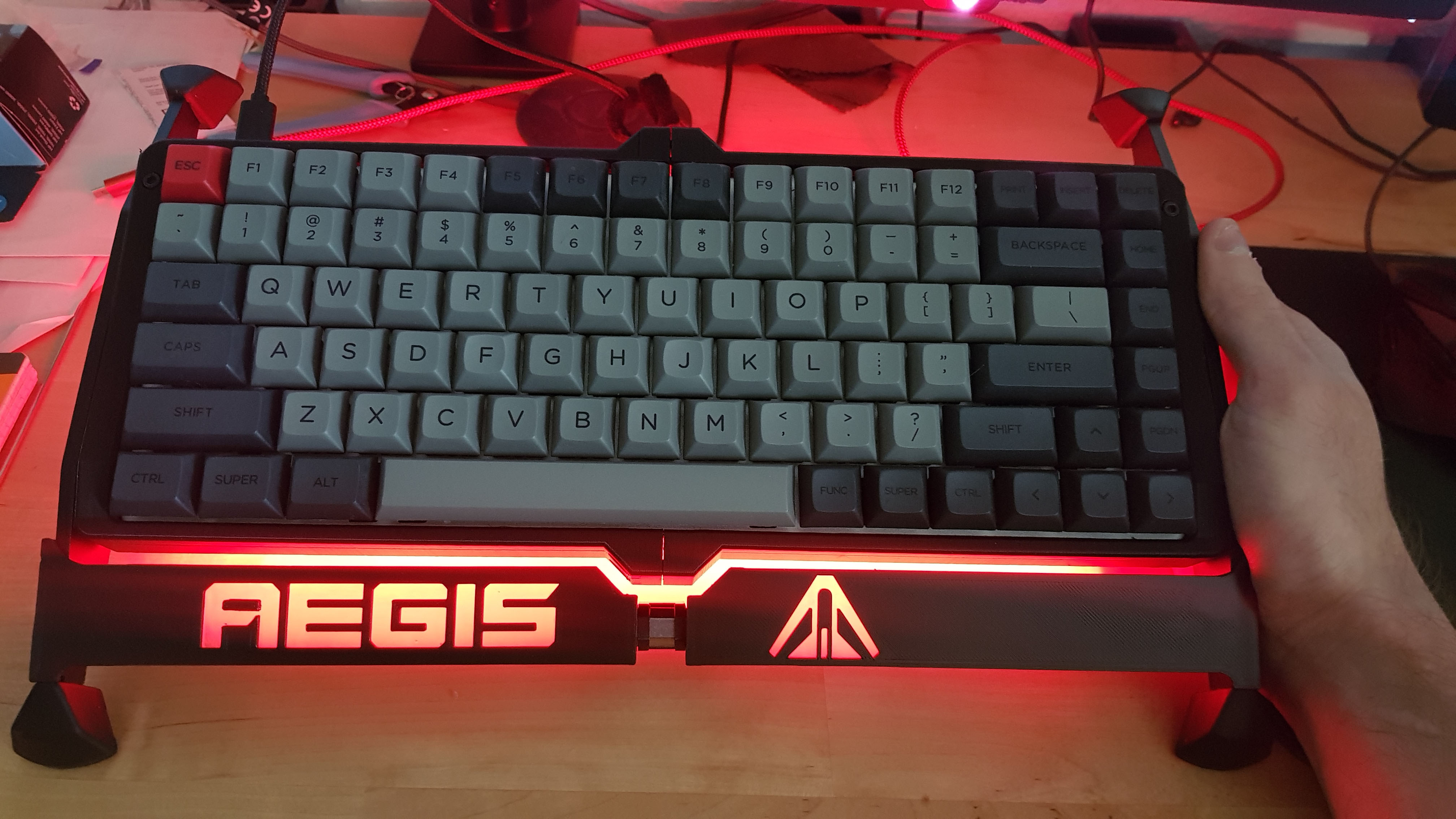 Custom Aegis mechanical keyboard - Star Citizen Spectrum