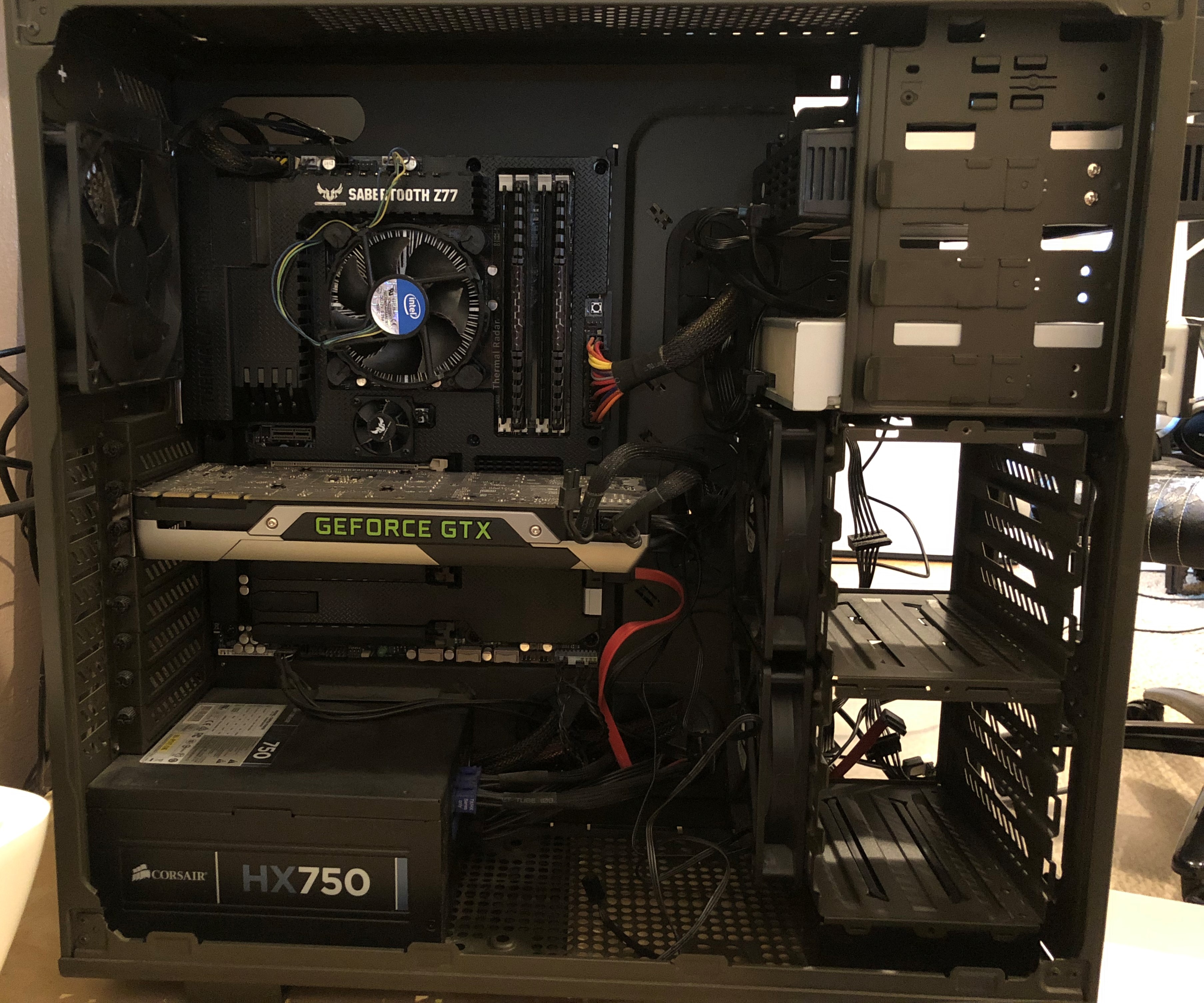 Building a Squadron 42 PC out of an old Vengeance C70 Corsair case ...
